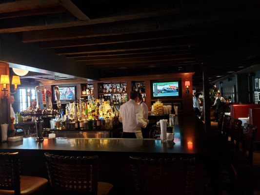 HENDRICK’S TAVERN - 610 Photos & 485 Reviews - 1305 Old Northern Blvd ...