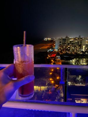 LEVEL 11 ROOFTOP BAR & LOUNGE - 368 Photos & 176 Reviews - 5250 Gulf ...