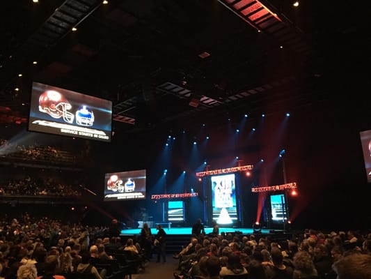 CROSSROADS OAKLEY - Updated January 2026 - 72 Photos & 95 Reviews ...