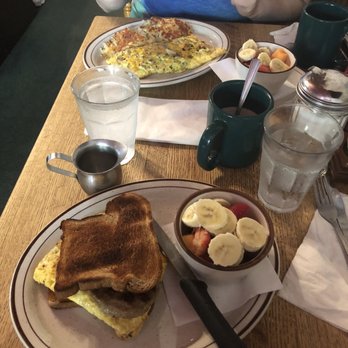 THE COURIER CAFE - Updated June 2024 - 213 Photos & 456 Reviews - 111 N ...