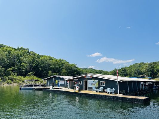 101 MARINA - Updated January 2026 - 28 Photos - 565 Howard Cove Rd ...