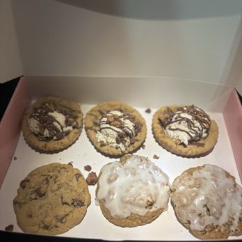 CRUMBL - NASHUA - Updated December 2025 - 67 Photos & 77 Reviews - 256A ...