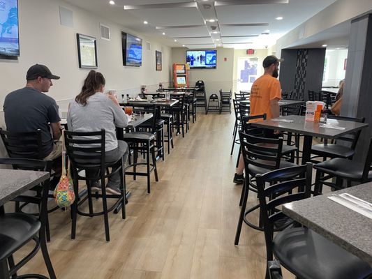 FRIENDLY RED’S TAVERN - Updated September 2025 - 22 Photos & 57 Reviews ...