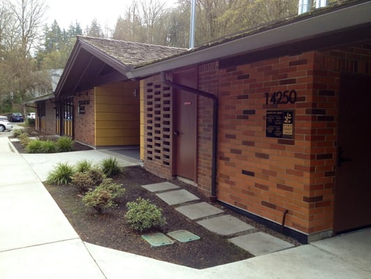 NEWPORT WAY LIBRARY - Updated August 2025 - 15 Photos - 14250 SE ...