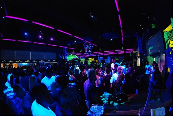 SHARK BAR - Updated December 2025 - 25 Photos & 81 Reviews - 1340 Grand ...