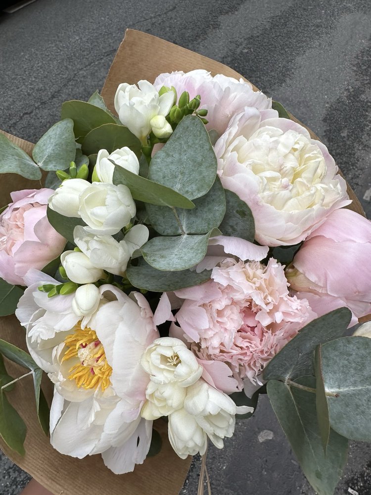 L’HOWEA - Updated October 2025 - 18 avenue Rapp, Paris, France ...