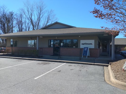 OPTIMUM - Updated January 2026 - 14 Reviews - 719 S Grove St ...