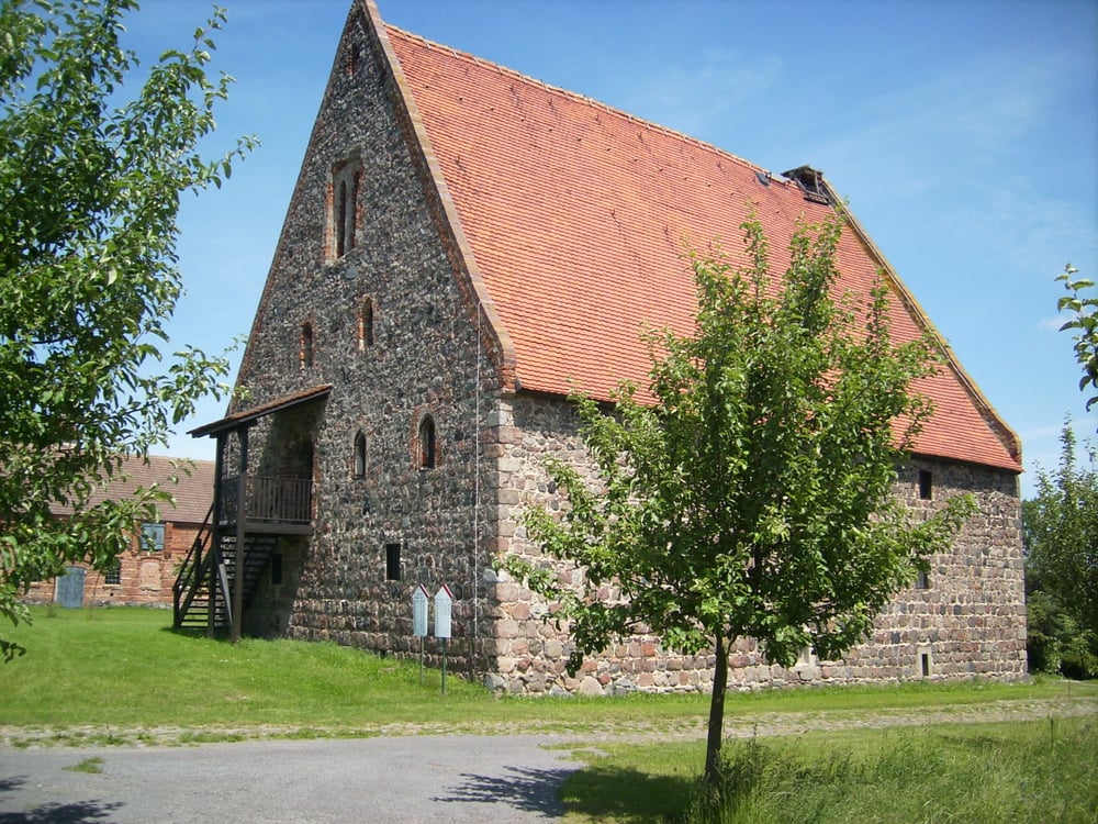 KOMTUREI LIETZEN - 10 Photos - Lietzen Nord 38, Lietzen, Brandenburg ...