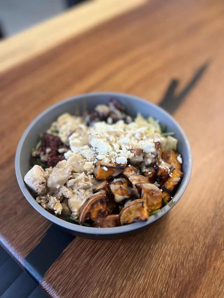 THE KITCHEN TABLE - Updated December 2025 - 19 Photos - 1733 Riverside ...