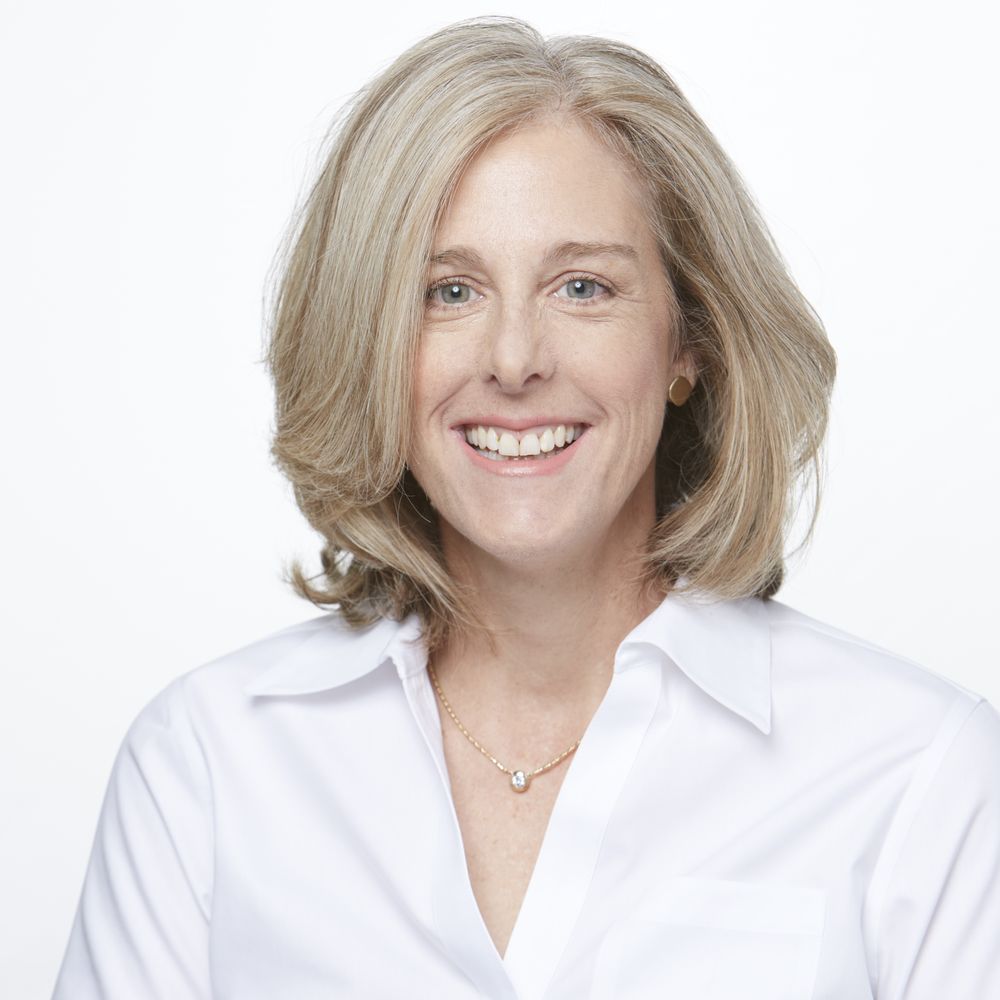 Carrie Hirst's Instagram, Twitter & Facebook on IDCrawl