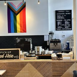 HOOD FAMOUS - Updated July 2025 - 1953 Photos & 542 Reviews - 504 5th ...