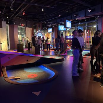 PUTTSHACK - PHILADELPHIA - Updated June 2024 - 54 Photos & 40 Reviews ...