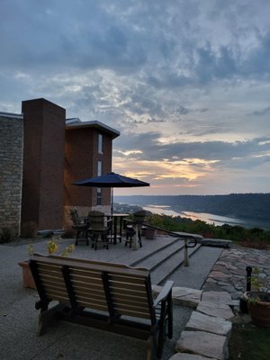 CLIFTY INN - Updated December 2025 - 81 Photos & 39 Reviews - 1650 ...