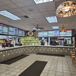 MINER’S DRIVE-IN RESTAURANT - Updated May 2025 - 484 Photos & 739 ...