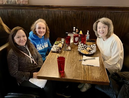 ASHBURN PUB - Updated September 2025 - 136 Photos & 206 Reviews - 44110 ...