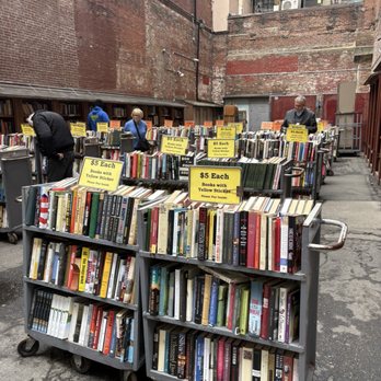 BRATTLE BOOK SHOP - Updated October 2025 - 261 Photos & 190 Reviews - 9 ...