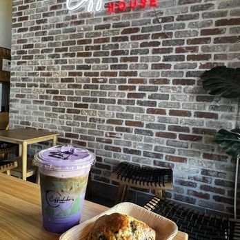 COFFEEHOLIC HOUSE - Updated September 2024 - 539 Photos & 207 Reviews ...