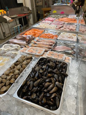 MARKET SEAFOOD - Updated December 2024 - 18 Photos - 280 North Union St ...