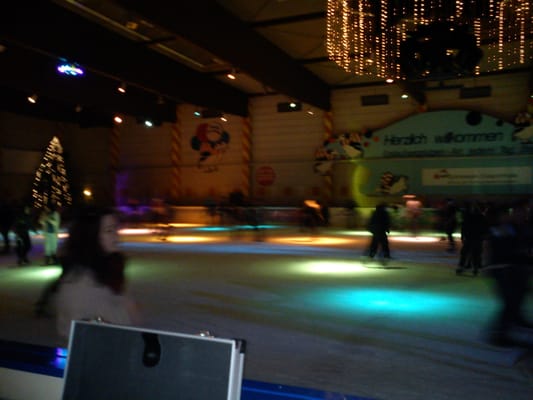 EISSPORTHALLE BENRATH - Paulsmühlenstr. 6, Düsseldorf, Nordrhein ...