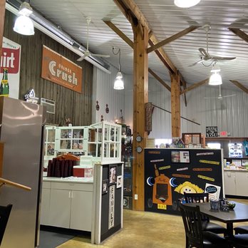 RUSTY TRACTOR -DOOR COUNTY - BREAKFAST BARN - Updated June 2024 - 104 ...