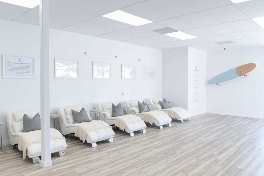 HYDRATION ROOM - 33 Photos & 73 Reviews - 800 Pacific Coast Hwy, Seal ...