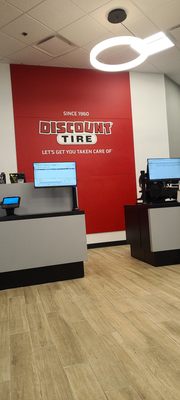 DISCOUNT TIRE - Updated June 2026 - 38 Photos & 218 Reviews - 1104 ...