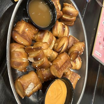 WICK N ORE KITCHEN &TAP - 148 Photos & 91 Reviews - 1260 S Milwaukee ...