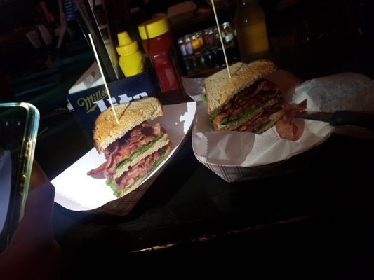 SNAPPERS BAR & GRILL - 19 Photos & 34 Reviews - 304 S Side Sqare ...