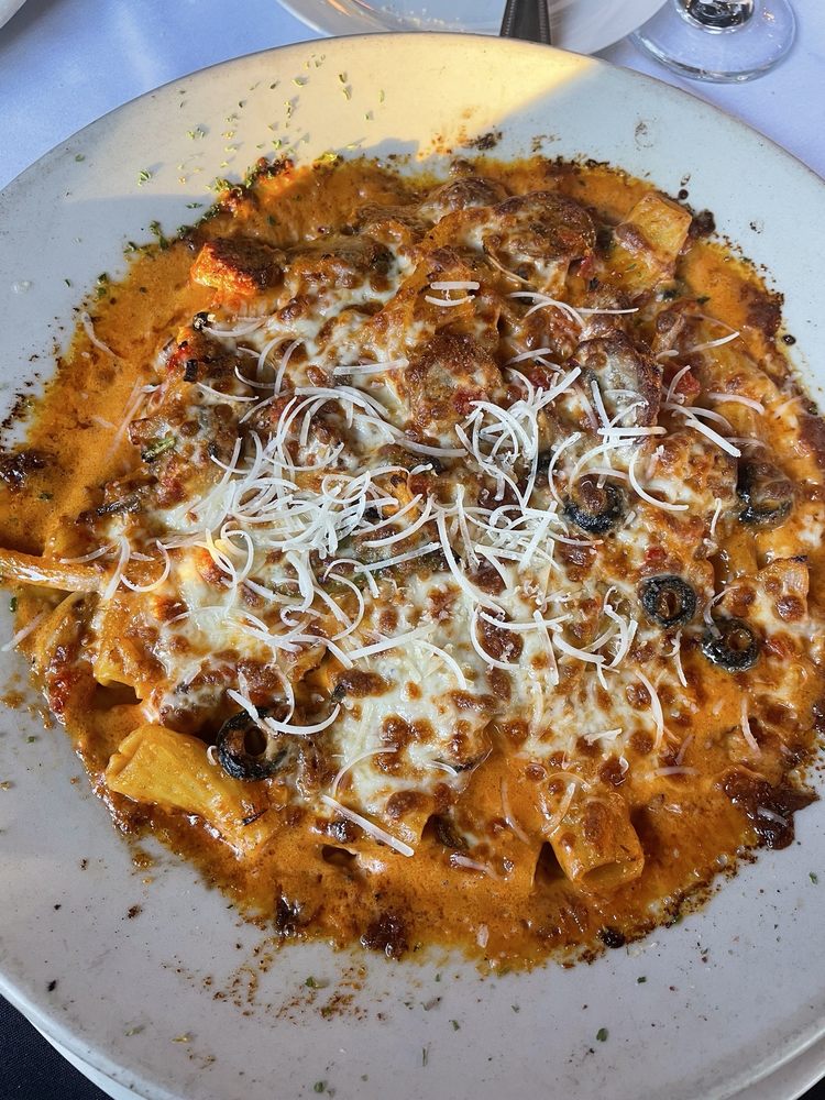 LOMONTE’S ITALIAN RESTAURANT AND BAR - Updated December 2024 - 232 ...