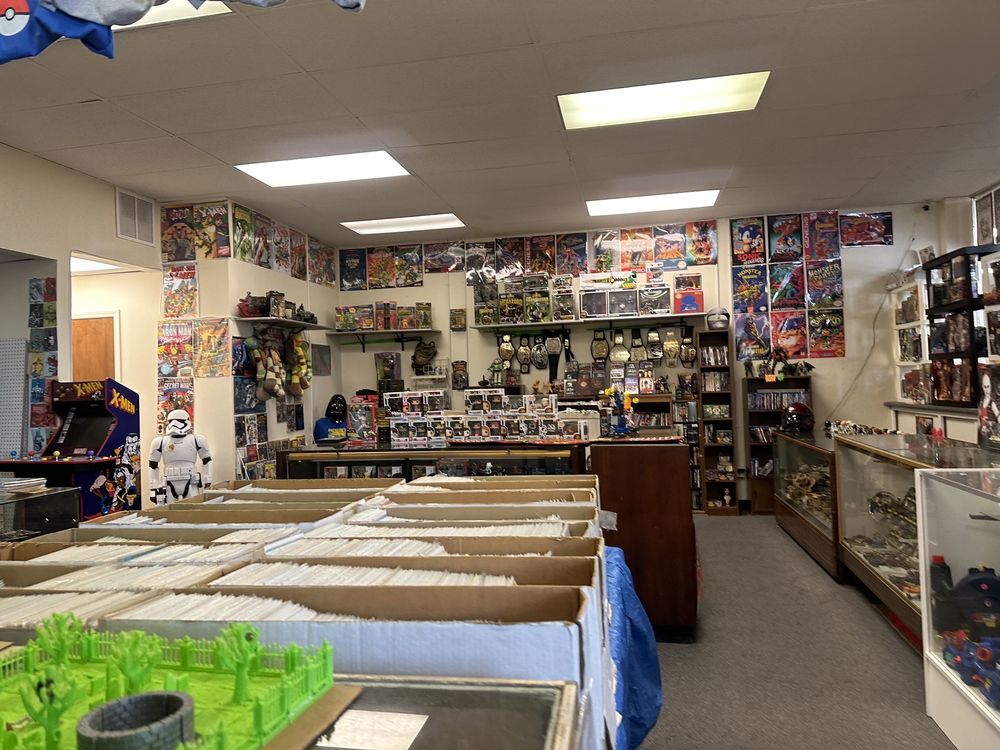 DOOMSDAY TOYS & COMICS - 6072 Youngstown Warren Rd, Niles, Ohio - Comic ...