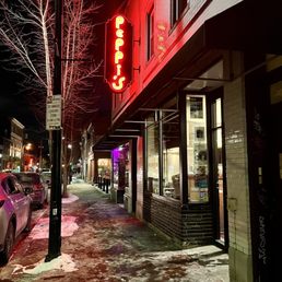 PEPPI’S - Updated December 2025 - 201 Photos & 240 Reviews - 927 ...