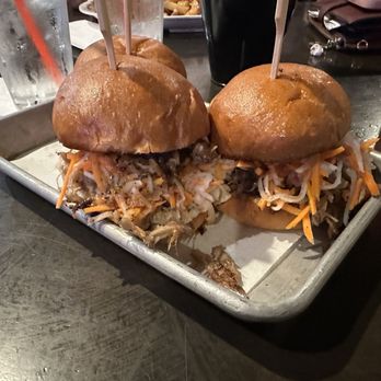 BRODERICK ROADHOUSE - Updated January 2025 - 1458 Photos & 1552 Reviews ...