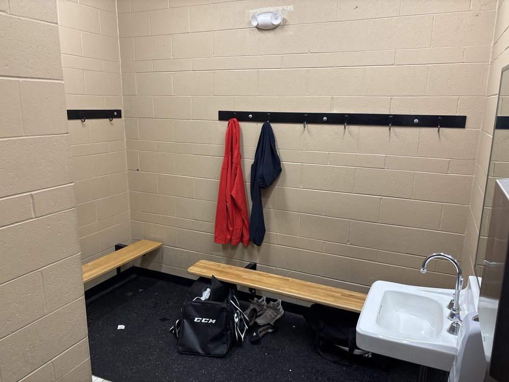 NAGA-WAUKEE ICE ARENA - Updated March 2025 - 2699 Golf Rd, Delafield ...