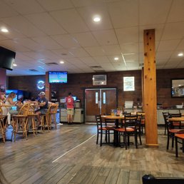 STOCKHOUSE RESTAURANT & SPORTS PUB - Updated August 2025 - 87 Photos ...