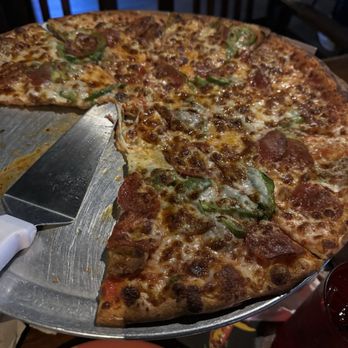 SHOREBREAK PIZZA & TAPHOUSE - Updated December 2025 - 649 Photos & 577 ...