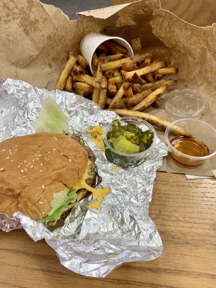 FIVE GUYS - Updated June 2024 - 97 Photos & 75 Reviews - 555 Broadway ...