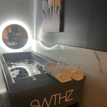 SWEATHOUZ - Updated October 2025 - 19 Photos & 12 Reviews - 5724 Hamlin ...