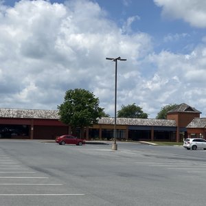 CROCS AT TANGER OUTLETS LANCASTER - Updated December 2024 - 311 Stanley ...