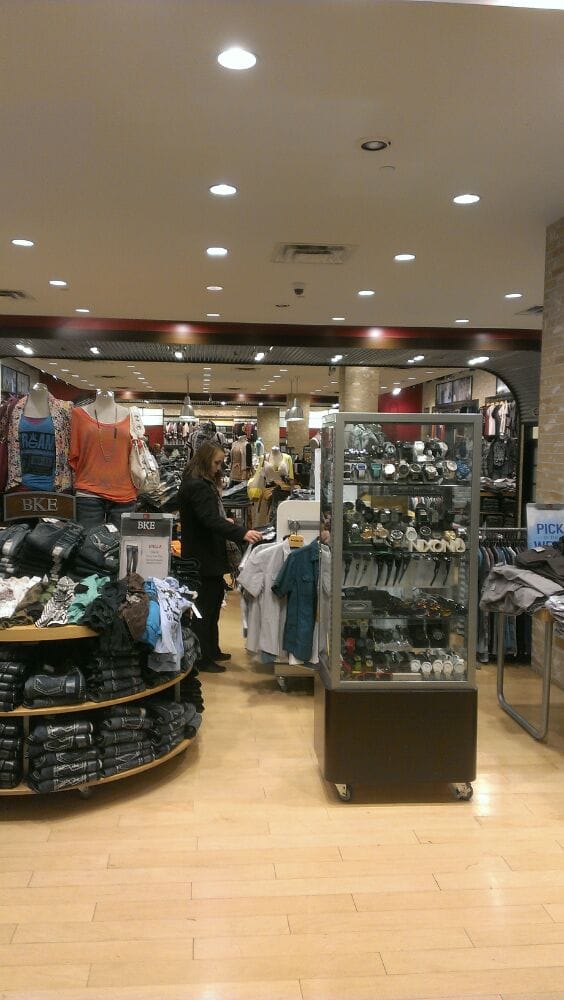 THE BUCKLE - 203 E Broadway, Bloomington, MN - Yelp