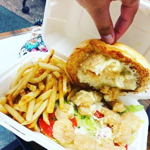 SAM’S CHOWDERMOBILE - 393 Photos & 410 Reviews - 4210 N Cabrillo Hwy ...