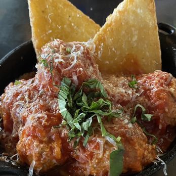 FEDERAL PIZZA - 1249 Photos & 1563 Reviews - 5210 N Central Ave ...