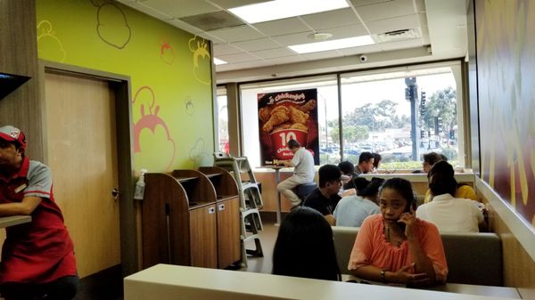 JOLLIBEE - 863 Photos & 546 Reviews - 1401 E Plaza Blvd, National City ...