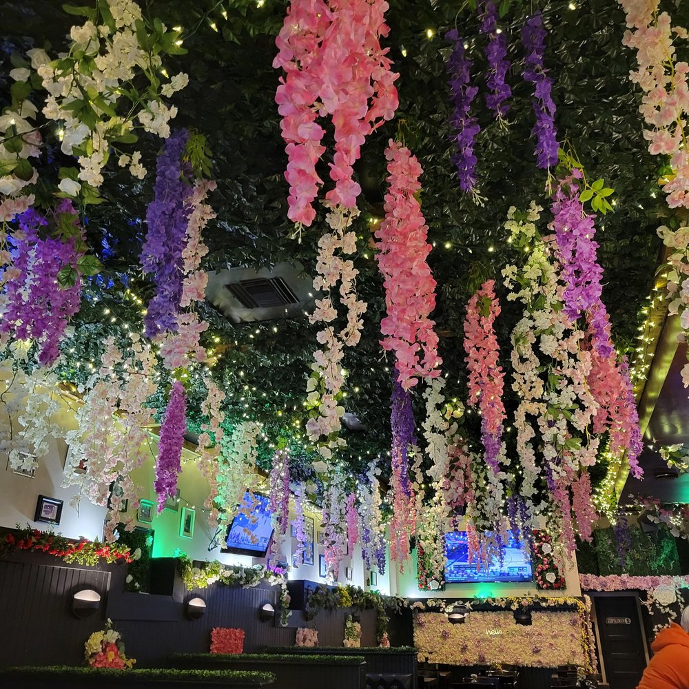 CRAFTSMAN ROW SALOON - 603 Photos & 308 Reviews - 112 S 8th St ...