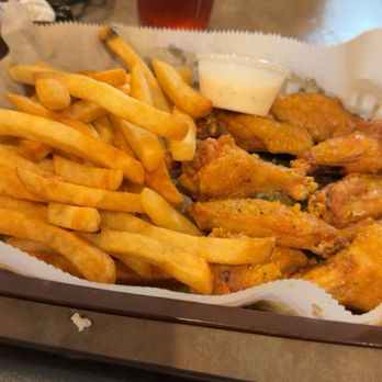 CRICKET’S - Updated January 2026 - 80 Photos & 175 Reviews - 3810 ...