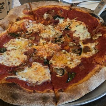 LUCILLE - Updated December 2025 - 908 Photos & 648 Reviews - 101 King ...