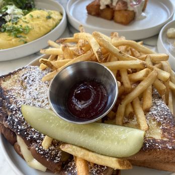 MOONLARK’S DINETTE - Updated July 2025 - 137 Photos & 56 Reviews - 1060 ...