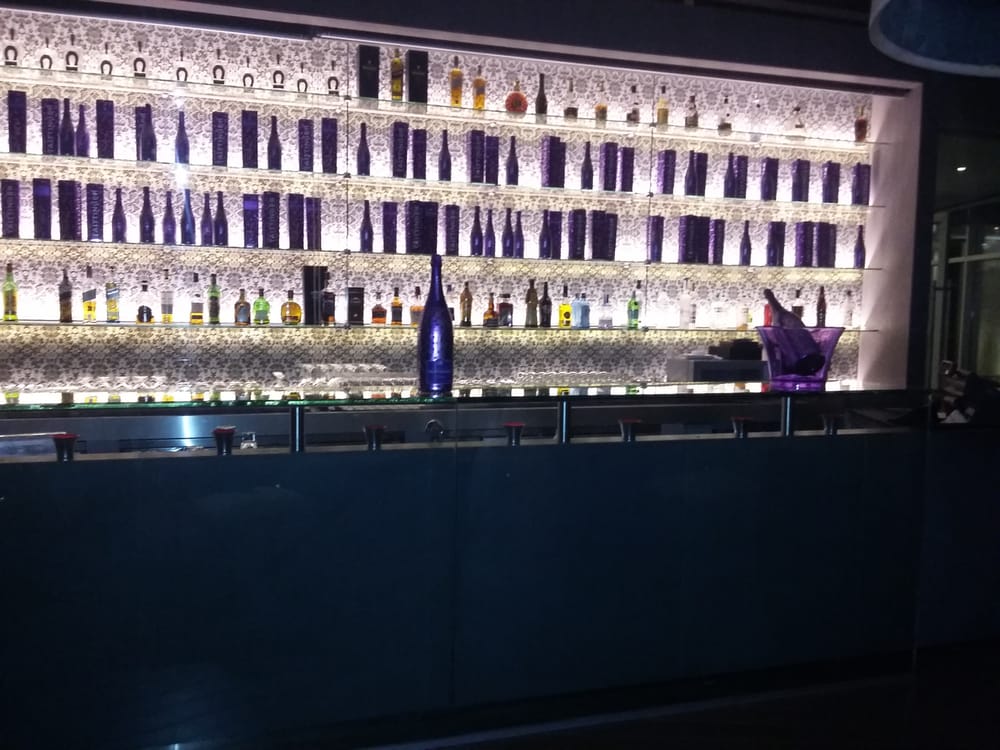 ELEVEN BAR & LOUNGE - Updated August 2024 - Javier Barros Sierra 540 ...