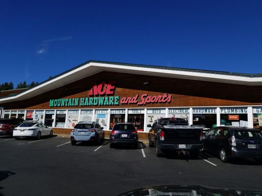 MOUNTAIN HARDWARE & SPORTS - 46 Photos & 157 Reviews - Hardware Stores ...
