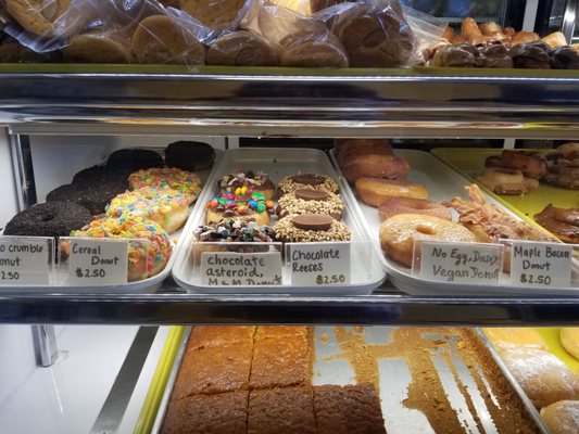 ABC DONUTS - 153 Photos & 75 Reviews - Donuts - 3027 N San Fernando Rd ...