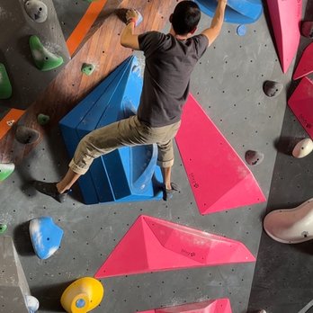 FLOWSTONE CLIMBING - Updated 2024 - 107 Photos & 52 Reviews - 1411 W ...
